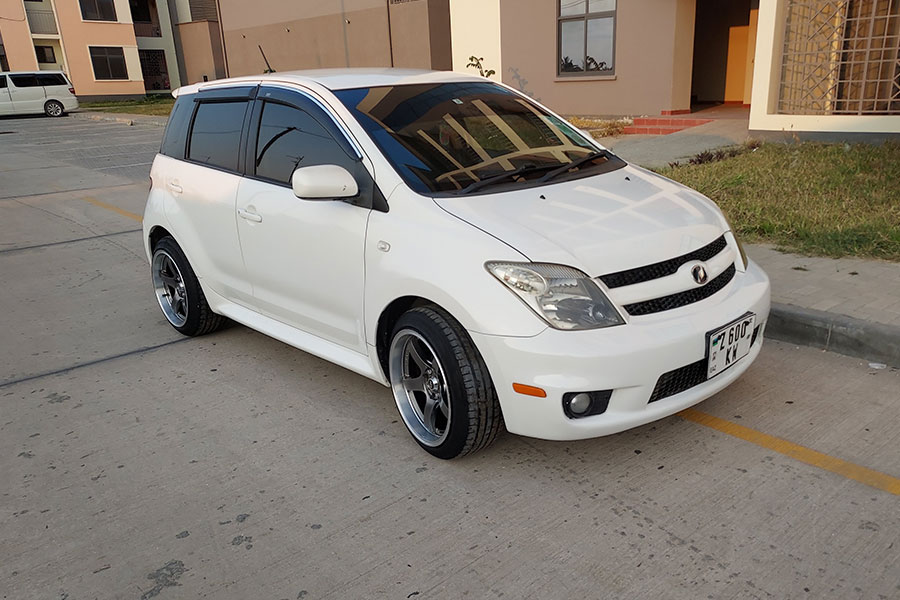 Toyota IST | Avilable With Best Price From $25 | Tripsbetter
